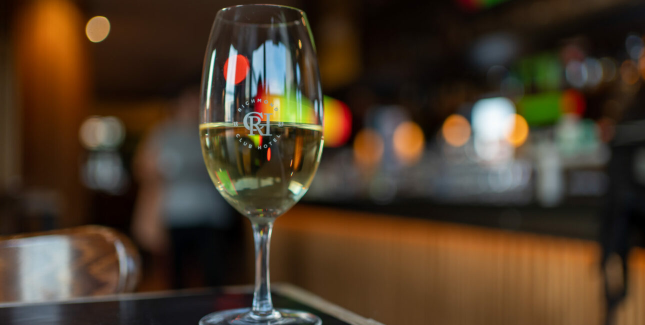 Eat & Drink at Richmond Club Hotel | Gastro Pub Menu - Book Now
