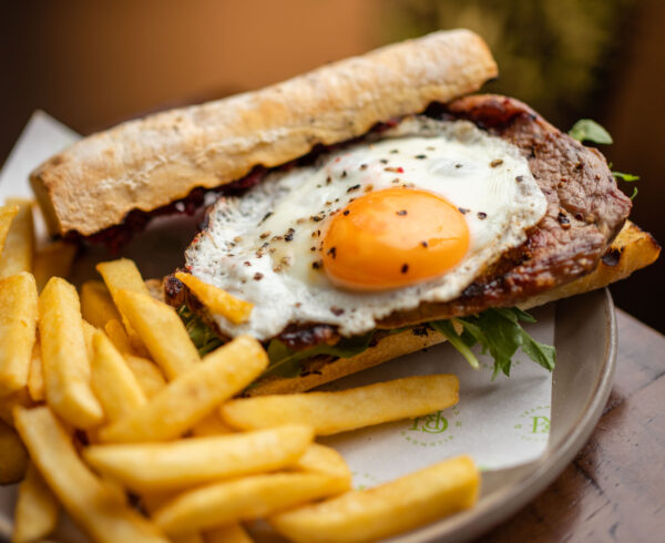 Eat & Drink at Richmond Club Hotel